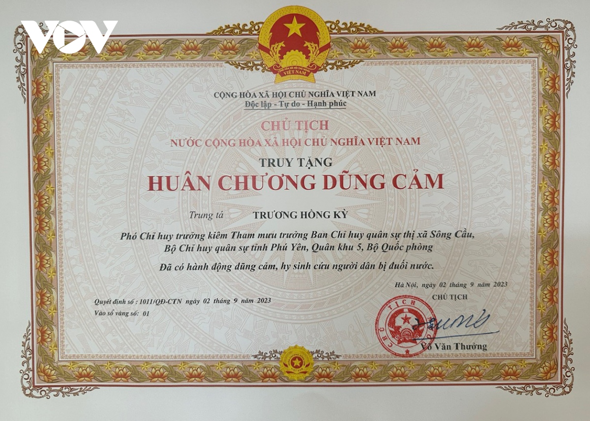 Chủ tịch Nước truy tặng Huân chương Dũng cảm cho Trung tá Trương Hồng Kỳ